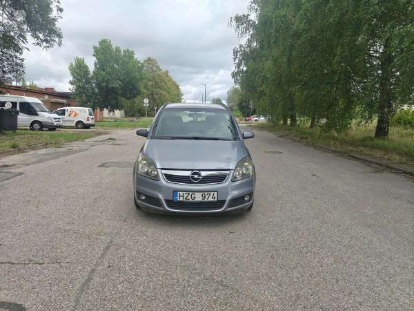 Pelēks Opel Zafira 2006 Alīta, ar dzinēja tilpumu 1.91 L un nobraukumu 346 tūkst. km par 2000 €, foto 3 vietnē AUTOMOTO.COM.LV