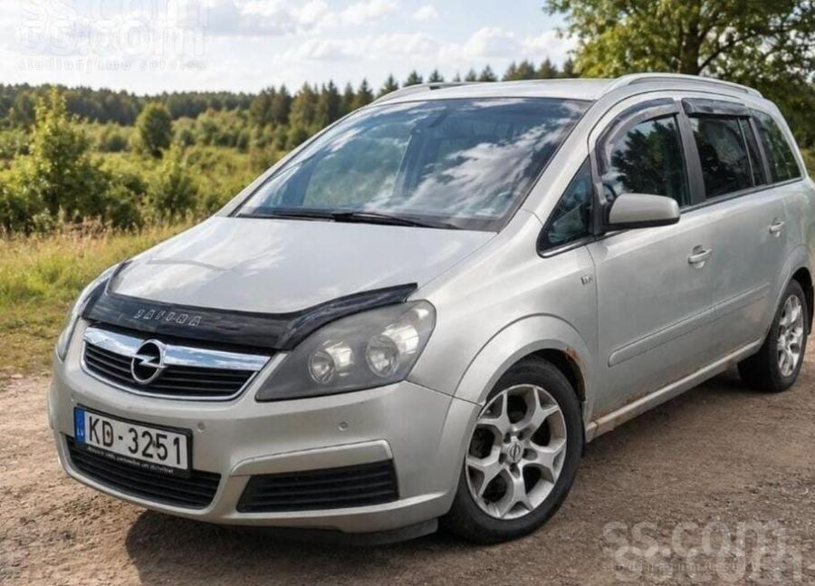 Grey Opel Zafira 2006 in Ogre, with an engine capacity of 1.90 L and mileage of 371 thousand km for 900 €, photo 1 on AUTOMOTO.COM.LV