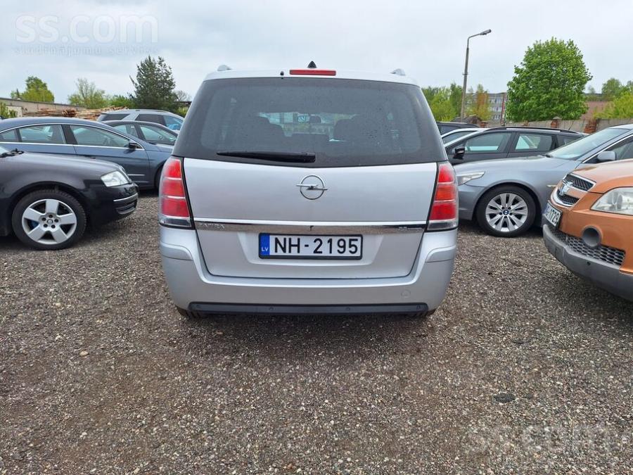 Pelēks Opel Zafira 2006 Daugavpils, ar dzinēja tilpumu 2.20 L un nobraukumu 0 tūkst. km par 3900 €, foto 6 vietnē AUTOMOTO.COM.LV