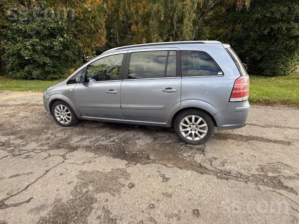 Pelēks Opel Zafira 2006 Rīga, ar dzinēja tilpumu 2.00 L un nobraukumu 314 tūkst. km par 1400 €, foto 1 vietnē AUTOMOTO.COM.LV