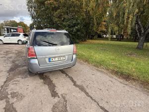 Pelēks Opel Zafira 2006 Rīga, ar dzinēja tilpumu 2.00 L un nobraukumu 314 tūkst. km par 1400 €, foto 3 vietnē AUTOMOTO.COM.LV