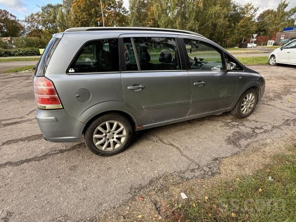 Pelēks Opel Zafira 2006 Rīga, ar dzinēja tilpumu 2.00 L un nobraukumu 314 tūkst. km par 1400 €, foto 4 vietnē AUTOMOTO.COM.LV