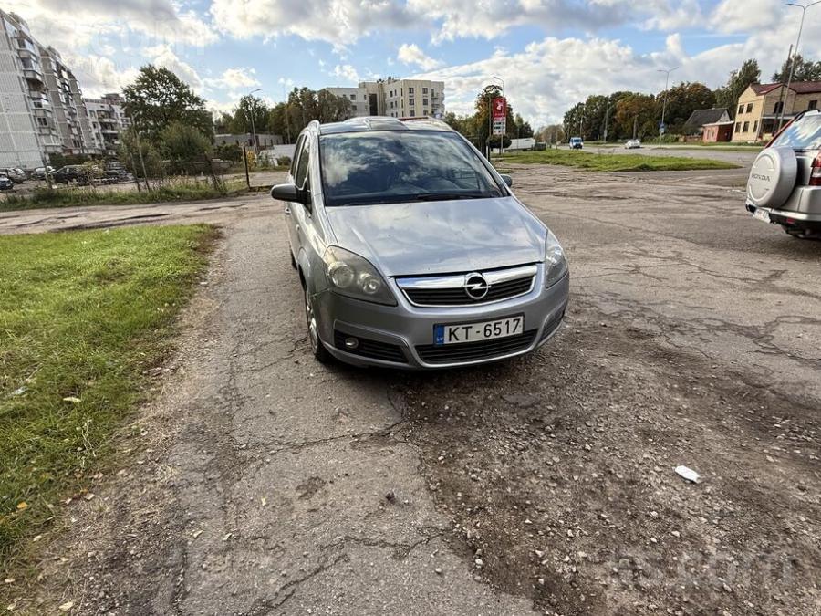 Pelēks Opel Zafira 2006 Rīga, ar dzinēja tilpumu 2.00 L un nobraukumu 314 tūkst. km par 1400 €, foto 5 vietnē AUTOMOTO.COM.LV