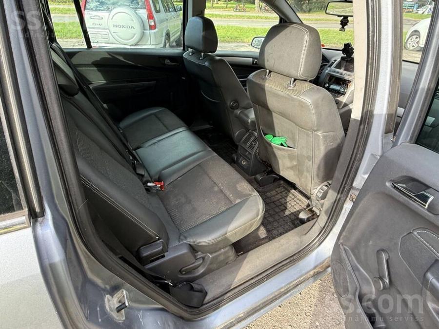 Pelēks Opel Zafira 2006 Rīga, ar dzinēja tilpumu 2.00 L un nobraukumu 314 tūkst. km par 1400 €, foto 8 vietnē AUTOMOTO.COM.LV
