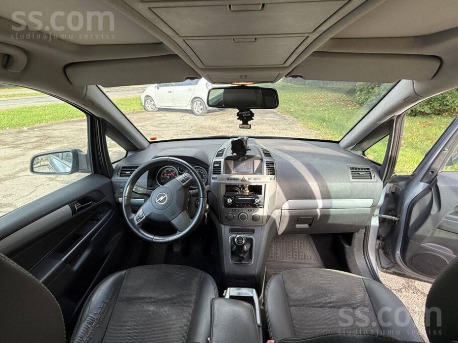 Pelēks Opel Zafira 2006 Rīga, ar dzinēja tilpumu 2.00 L un nobraukumu 314 tūkst. km par 1400 €, foto 9 vietnē AUTOMOTO.COM.LV