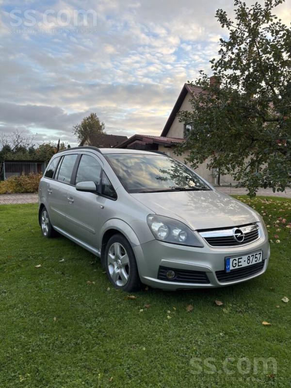 Pelēks Opel Zafira 2006 Rīga, ar dzinēja tilpumu 1.90 L un nobraukumu 127 tūkst. km par 2200 €, foto 1 vietnē AUTOMOTO.COM.LV