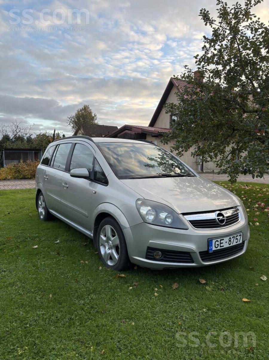 Grey Opel Zafira 2006 in Riga, with an engine capacity of 1.90 L and mileage of 127 thousand km for 2200 €, photo 1 on AUTOMOTO.COM.LV