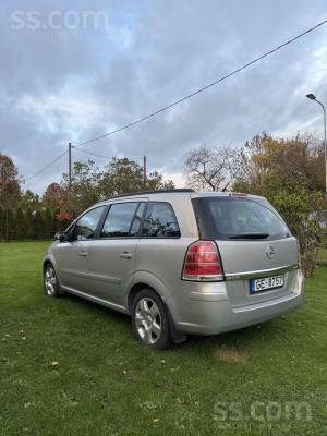 Grey Opel Zafira 2006 in Riga, with an engine capacity of 1.90 L and mileage of 127 thousand km for 2200 €, photo 4 on AUTOMOTO.COM.LV