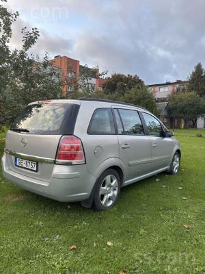 Grey Opel Zafira 2006 in Riga, with an engine capacity of 1.90 L and mileage of 127 thousand km for 2200 €, photo 5 on AUTOMOTO.COM.LV