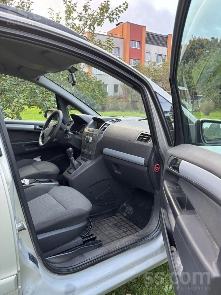 Grey Opel Zafira 2006 in Riga, with an engine capacity of 1.90 L and mileage of 127 thousand km for 2200 €, photo 8 on AUTOMOTO.COM.LV