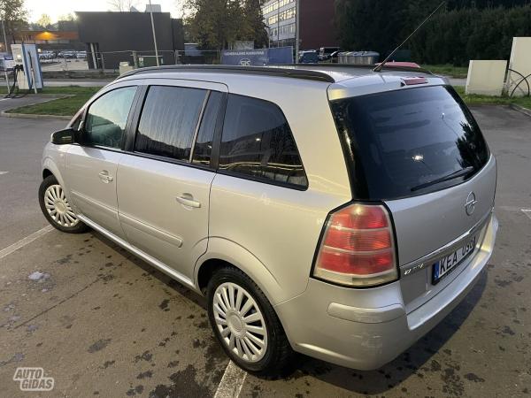 Опель Зафира 2006 в Алитус на AUTOMOTO.COM.LV Серый Опель Зафира 2006 в Алитус, объемом двигателя 1.90 л и пробегом 300 тыс. км за 1400 €, фото 3 на AUTOMOTO.COM.LV