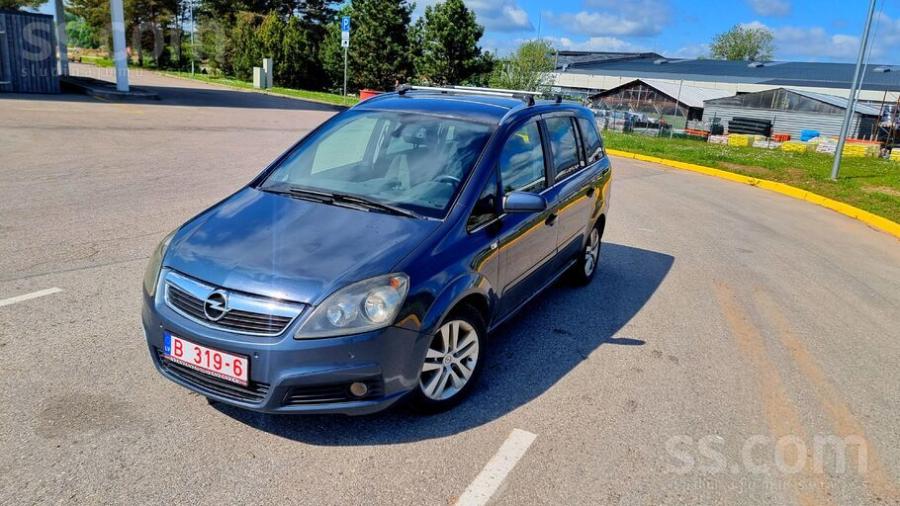 Grey Opel Zafira 2007 in Cesis, with an engine capacity of 1.90 L and mileage of 394 thousand km for 1250 €, photo 1 on AUTOMOTO.COM.LV