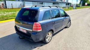 Grey Opel Zafira 2007 in Cesis, with an engine capacity of 1.90 L and mileage of 394 thousand km for 1250 €, photo 5 on AUTOMOTO.COM.LV