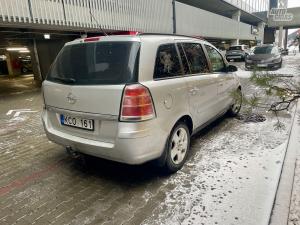 Pelēks Opel Zafira 2007 Viļņa, ar dzinēja tilpumu 1.90 L un nobraukumu 360 tūkst. km par 1500 €, foto 9 vietnē AUTOMOTO.COM.LV