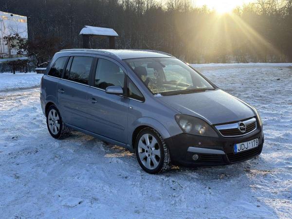 Pelēks Opel Zafira 2007 Viļņa, ar dzinēja tilpumu 1.91 L un nobraukumu 373 tūkst. km par 1200 €, foto 2 vietnē AUTOMOTO.COM.LV