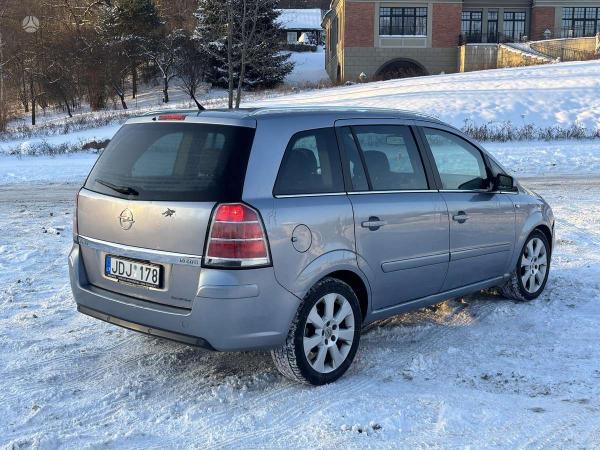 Pelēks Opel Zafira 2007 Viļņa, ar dzinēja tilpumu 1.91 L un nobraukumu 373 tūkst. km par 1200 €, foto 3 vietnē AUTOMOTO.COM.LV