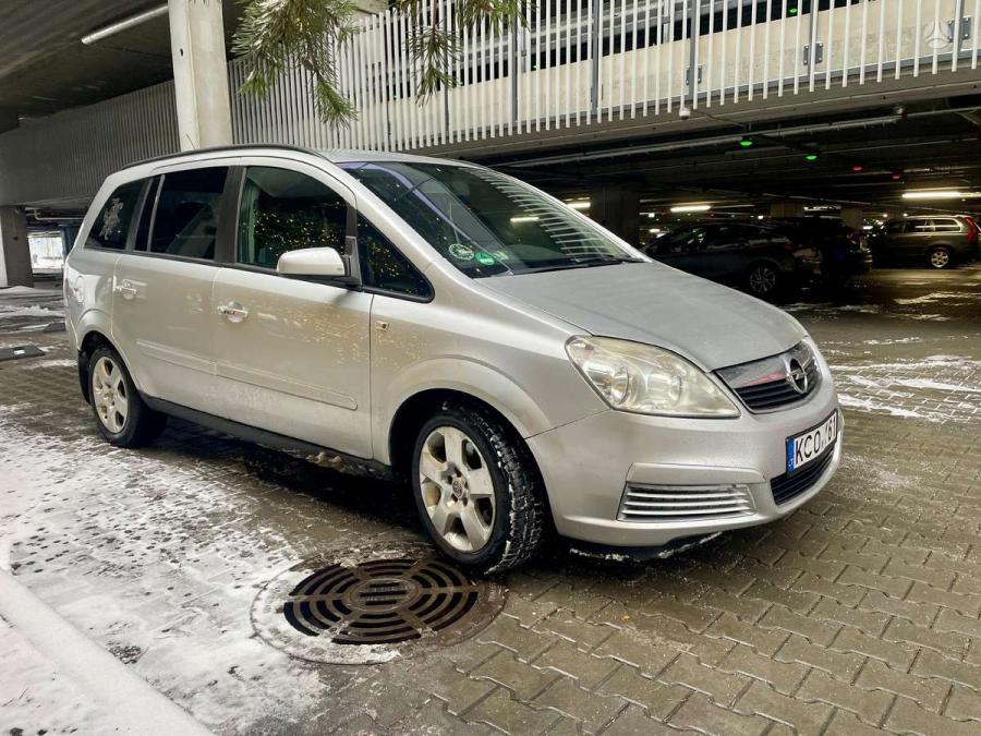 Pelēks Opel Zafira 2007 Viļņa, ar dzinēja tilpumu 1.91 L un nobraukumu 340 tūkst. km par 1650 €, foto 3 vietnē AUTOMOTO.COM.LV