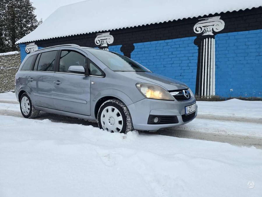 Grey Opel Zafira 2007 in Marijampole, with an engine capacity of 1.91 L and mileage of 245 thousand km for 1400 €, photo 1 on AUTOMOTO.COM.LV