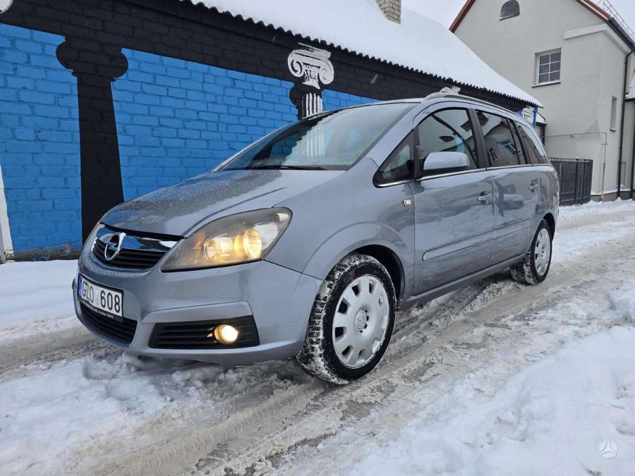 Grey Opel Zafira 2007 in Marijampole, with an engine capacity of 1.91 L and mileage of 245 thousand km for 1400 €, photo 2 on AUTOMOTO.COM.LV