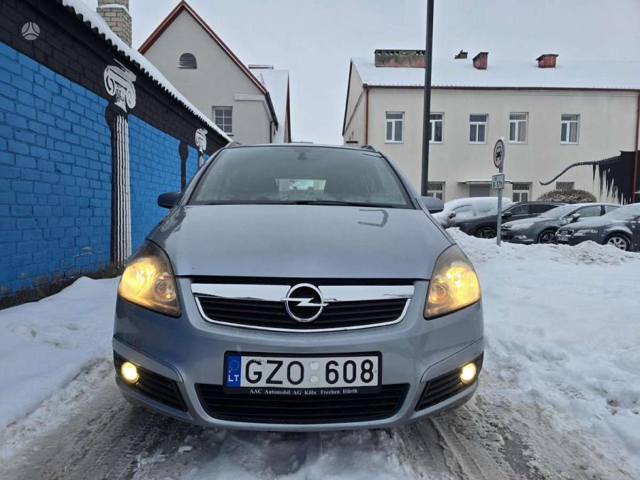 Grey Opel Zafira 2007 in Marijampole, with an engine capacity of 1.91 L and mileage of 245 thousand km for 1400 €, photo 5 on AUTOMOTO.COM.LV