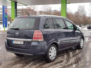 Grey Opel Zafira 2007 in Vilnius, with an engine capacity of 1.91 L and mileage of 370 thousand km for 1750 €, photo  on AUTOMOTO.COM.LV