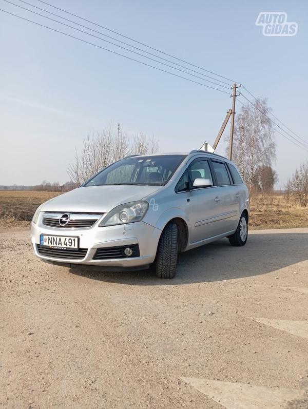 Grey Opel Zafira 2007 in Kazlu Ruda, with an engine capacity of 2.20 L and mileage of 196 thousand km for 2000 €, photo 1 on AUTOMOTO.COM.LV
