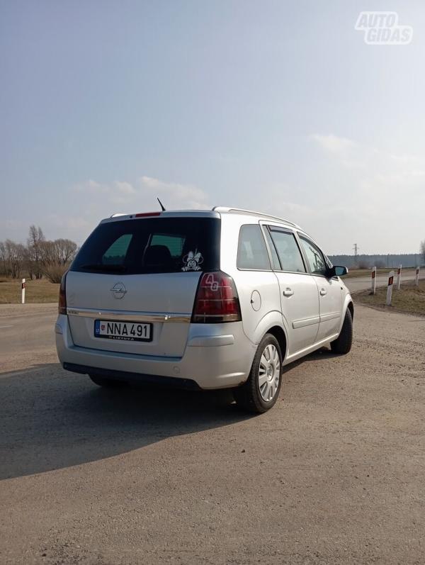Grey Opel Zafira 2007 in Kazlu Ruda, with an engine capacity of 2.20 L and mileage of 196 thousand km for 2000 €, photo 5 on AUTOMOTO.COM.LV