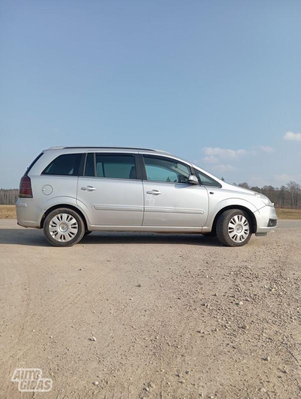 Grey Opel Zafira 2007 in Kazlu Ruda, with an engine capacity of 2.20 L and mileage of 196 thousand km for 2000 €, photo 6 on AUTOMOTO.COM.LV