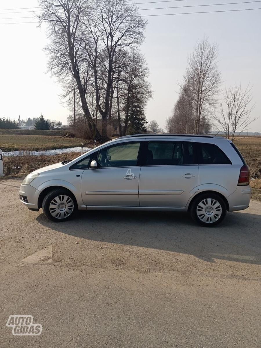 Grey Opel Zafira 2007 in Kazlu Ruda, with an engine capacity of 2.20 L and mileage of 196 thousand km for 1950 €, photo 2 on AUTOMOTO.COM.LV