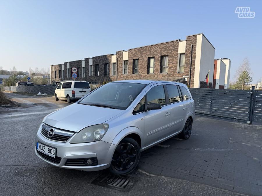 Pelēks Opel Zafira 2007 Viļņa, ar dzinēja tilpumu 1.90 L un nobraukumu 303 tūkst. km par 2000 €, foto 3 vietnē AUTOMOTO.COM.LV