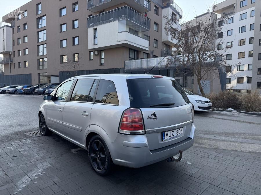 Pelēks Opel Zafira 2007 Viļņa, ar dzinēja tilpumu 1.90 L un nobraukumu 303 tūkst. km par 2000 €, foto 5 vietnē AUTOMOTO.COM.LV