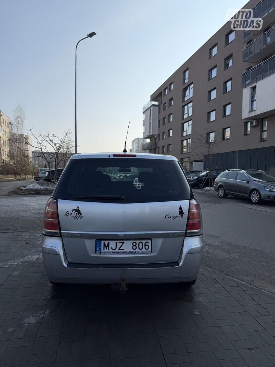 Pelēks Opel Zafira 2007 Viļņa, ar dzinēja tilpumu 1.90 L un nobraukumu 303 tūkst. km par 2000 €, foto 6 vietnē AUTOMOTO.COM.LV