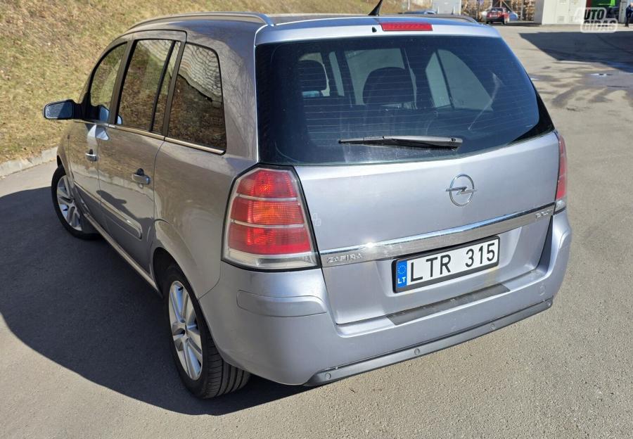 Pelēks Opel Zafira 2007 Šauļi, ar dzinēja tilpumu 1.90 L un nobraukumu 304 tūkst. km par 1600 €, foto 8 vietnē AUTOMOTO.COM.LV