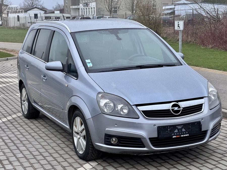 Grey Opel Zafira 2007 in Kretinga, with an engine capacity of 1.90 L and mileage of 335 thousand km for 2999 €, photo 4 on AUTOMOTO.COM.LV