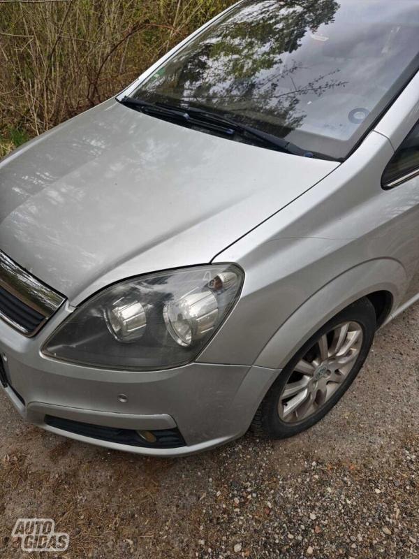 Grey Opel Zafira 2007 in Druskininkai, with an engine capacity of 1.90 L and mileage of 269 thousand km for 1550 €, photo 1 on AUTOMOTO.COM.LV
