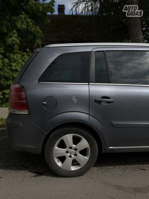 Grey Opel Zafira 2007 in Vilnius, with an engine capacity of 1.90 L and mileage of 280 thousand km for 1650 €, photo 6 on AUTOMOTO.COM.LV
