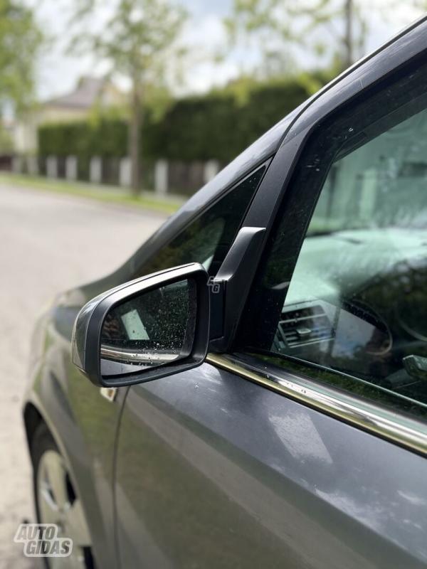 Grey Opel Zafira 2007 in Vilnius, with an engine capacity of 1.90 L and mileage of 280 thousand km for 1650 €, photo 10 on AUTOMOTO.COM.LV