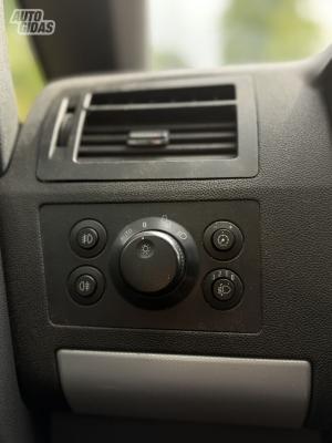 Grey Opel Zafira 2007 in Vilnius, with an engine capacity of 1.90 L and mileage of 280 thousand km for 1650 €, photo 13 on AUTOMOTO.COM.LV