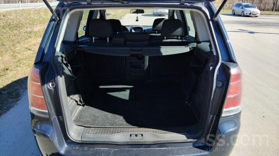 Pelēks Opel Zafira 2007 Rīga, ar dzinēja tilpumu 1.90 L un nobraukumu 360 tūkst. km par 490 €, foto 10 vietnē AUTOMOTO.COM.LV