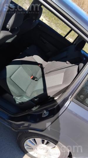 Pelēks Opel Zafira 2007 Rīga, ar dzinēja tilpumu 1.90 L un nobraukumu 360 tūkst. km par 490 €, foto 13 vietnē AUTOMOTO.COM.LV