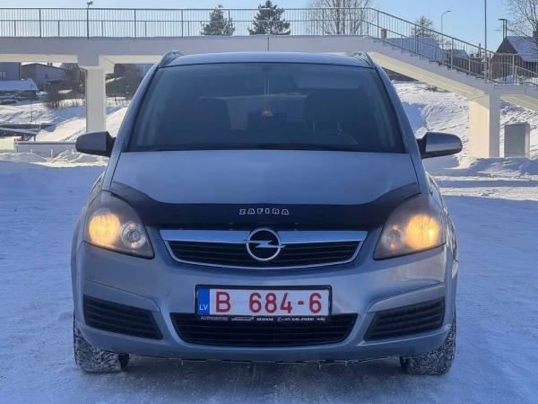 Pelēks Opel Zafira 2007 Rēzekne, ar dzinēja tilpumu 1.90 L un nobraukumu 255 tūkst. km par 2150 €, foto 1 vietnē AUTOMOTO.COM.LV