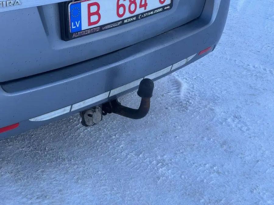 Grey Opel Zafira 2007 in Rezekne, with an engine capacity of 1.90 L and mileage of 255 thousand km for 2150 €, photo 10 on AUTOMOTO.COM.LV