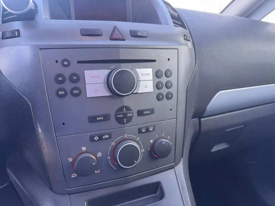 Grey Opel Zafira 2007 in Rezekne, with an engine capacity of 1.90 L and mileage of 255 thousand km for 2150 €, photo 15 on AUTOMOTO.COM.LV
