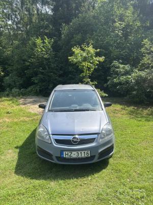 Grey Opel Zafira 2007 in Bauska, with an engine capacity of 1.90 L and mileage of 467 thousand km for 1300 €, photo  on AUTOMOTO.COM.LV