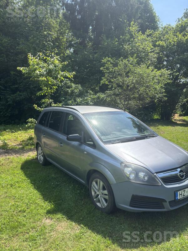 Pelēks Opel Zafira 2007 Bauska, ar dzinēja tilpumu 1.90 L un nobraukumu 467 tūkst. km par 1300 €, foto 2 vietnē AUTOMOTO.COM.LV