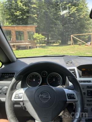 Grey Opel Zafira 2007 in Bauska, with an engine capacity of 1.90 L and mileage of 467 thousand km for 1300 €, photo 6 on AUTOMOTO.COM.LV