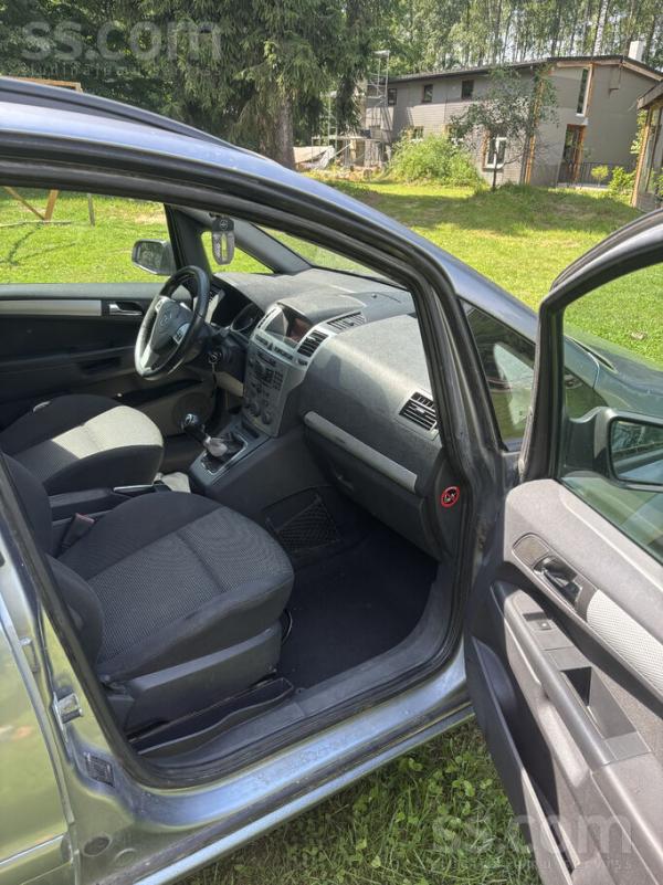 Pelēks Opel Zafira 2007 Bauska, ar dzinēja tilpumu 1.90 L un nobraukumu 467 tūkst. km par 1300 €, foto 8 vietnē AUTOMOTO.COM.LV