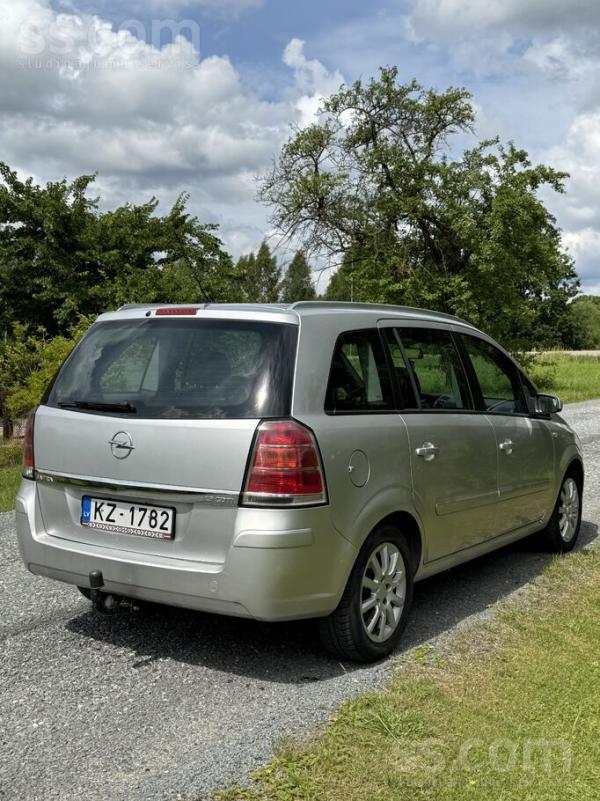 Grey Opel Zafira 2007 in Kuldiga, with an engine capacity of 1.90 L and mileage of 310 thousand km for 1500 €, photo 3 on AUTOMOTO.COM.LV