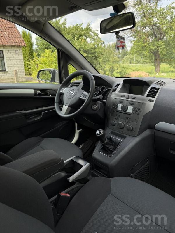 Grey Opel Zafira 2007 in Kuldiga, with an engine capacity of 1.90 L and mileage of 310 thousand km for 1500 €, photo 7 on AUTOMOTO.COM.LV