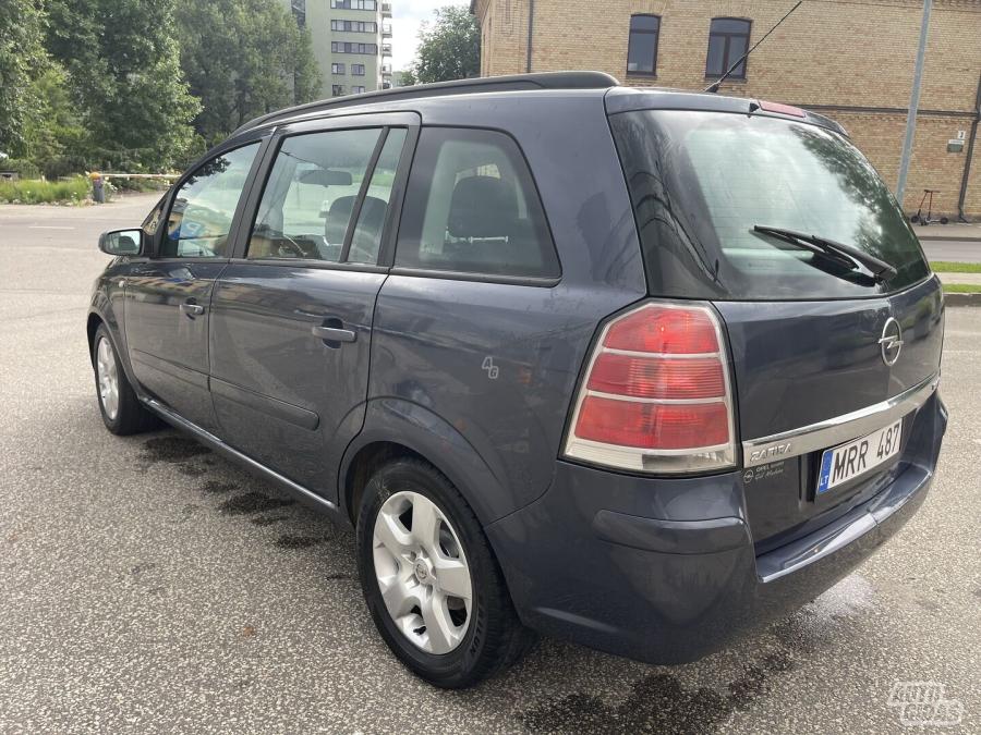 Pelēks Opel Zafira 2007 Viļņa, ar dzinēja tilpumu 1.90 L un nobraukumu 230 tūkst. km par 1850 €, foto 3 vietnē AUTOMOTO.COM.LV
